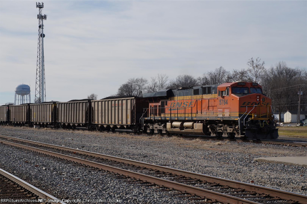 BNSF 5764